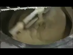 ケーキの空気機は,ケーキのバターに一貫した空気の吸収をどのように保証するのですか?