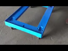Bambola di plastica con cartão de plástico