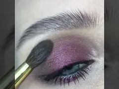 How To Makeup By Using Squirrel Hair Eyeshadow Blending?