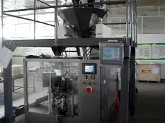 La macchina per imballare i sacchi