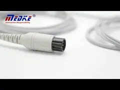 EKGケーブルは青です