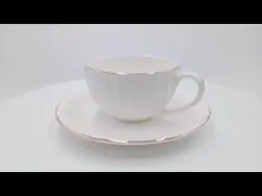 중국산 견과류와 황금보르도 요리