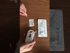 Verkleidung mit RFID-Microchip,ISO-Transponder mit großer Reichweite zur Identifikation von Tieren (Verificazione mediante un chip RFID e un transponder ISO di maggiore portata per l‘identificazione delle persone)