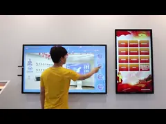 壁に鍵がある