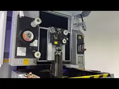 Fabbricazione di forme precise per pezzi di materie plastiche