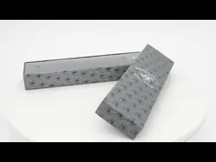 Una scatola regalo con regole, facile da imballare, regali per San Valentino.