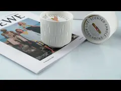 맞춘 기둥은 눌러진 냄새가 난 캔들 세라믹 유리 기계를 집에 박취합니다