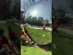 “光のない広場“