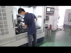 Automatic polishing machine for aluminium cans, oxygen bottles and beverage bottles