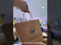 Быстрая еда из коричневого, чтобы взять бумажные мешки.