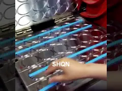 China Flexible Rubber Seals Red Colored Silicone Rubber Gasket Making Machine for sale