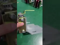 0.4m/S乗客のエレベーターの上昇のローラー ガイド靴のエレベーターの部品