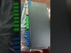 Cornice di distribuzione ottica delle porte ibride