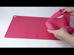 Insieme stabilito d'alimentazione della busbana francese del cucchiaio della ciotola di forma della fragola del bambino libero del silicone di BPA