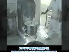 Linha de produção industrial do bolo, bolo automático que faz a máquina econômica
