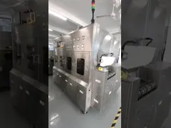Conveyor type cleaning machine