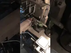 Macchina di chiusura a graffetti per cartone a rotolo 1