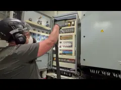 Small dry ice cleaning machine for cleaning distribution cabinets