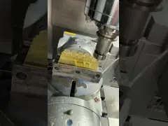 Polisulfona amarilla de encargo de PPSU que trabaja a máquina la precisión que muele de torneado del CNC