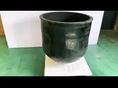 China Uniform Heating Round Conventional Type Crucible Outstanding Corrosion Resistance for sale