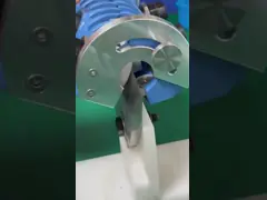 칼 톱을 깎는 장치