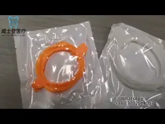 Cina Tenitore di ritrattore della guancia e dei labbri in stile Optragate con tubo di saliva - Ultimo strumento ortodontico per un migliore isolamento 3D e comfort del paziente in vendita