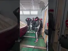 China CE Auto Paint Booth 0.25m/S - 0.35m/S Car Paint Saico Spray Booth for sale