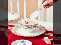Cina Pronto per la spedizione in magazzino Cucina contemporanea Serramenti in ceramica personalizzati Set include piatto di cena Insalate Tazza di piatto tazza in vendita