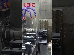 Hocheffiziente Drehmaschine mit doppelten Spindeln und doppelten Werkzeughaltern.#cnc #drehmaschine #maschine