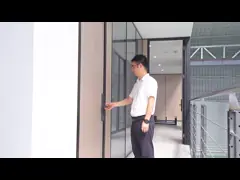 China Modular and Pre-assemble Installation 100mm Soundproof Glass Partition Wall for Productive Work Environment for sale