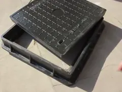 China Lockable with Key SMC Manhole Covers Black Corrosion Resistance Chemical and Rust Resistant for sale