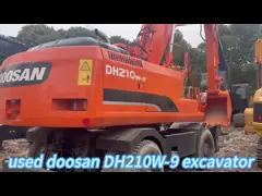 Transport Length 9.445m Doosan DX210W Used Excavator with 0.92m3 Bucket Capacity