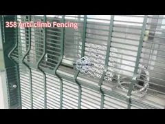 Cina il cavo 358 Mesh Fence Galvanized Clear View di 4.0mm anti/ha tagliato la posta quadrata di 60*60*3.0mm in vendita