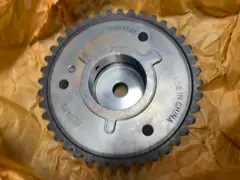 China Engine Camshaft Timing Gear LR033733 LR025628 AJ813110 C2Z32011 for Land Rover Range Rover Evoque Freelander 2.0 for sale