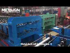 Macchina per la formazione di rotoli per pavimenti con disegno di rilievo e doppio rinforzante