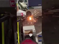 Chine Légère machine de soudage au laser portative PWM Mode de sortie 30 Paramètres de soudage enregistrés pour l'acier au carbone à vendre