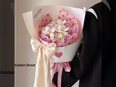 The popular waltz polka dot one-piece shaped sheet flower bouquet wrapping paper 520 Mother's Day fl