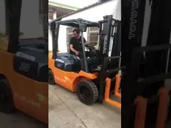 Cina Toyota Diesel Forklift 3 tonnellate macchina di carico 3 metri di livello standard Toyota Machine in vendita