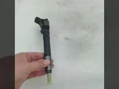 China Common Rail Diesel Fuel Injector Nozzle 23670-0E020 for Toyota 2.4L 2.4 2GD Injector for sale