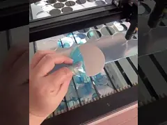 中国 切り取れるアクリル鏡パネル 壁飾りのためのカラフルなアクリル鏡シート 販売のため