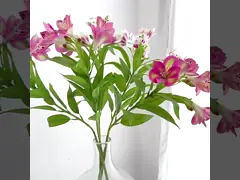 A light luxury flower bouquet decoration for the living room and dining table with simulated daffodi