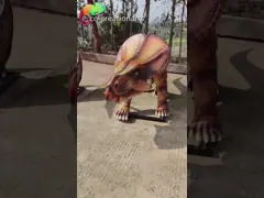 China Resin Protoceratops Large Fiberglass Animal Statues Dinosaur Smooth Surface for sale