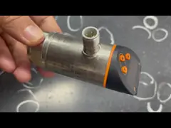 IFM Pressure sensor with display PN2070