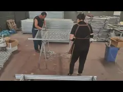 China 6Ft High Sports Ground Hot Dipped Galvanized Wire Mesh Chain Link Fence for sale