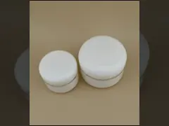 China Round-Edged White Plastic Cream Jar With Silvery Edge For Female Lotion for sale