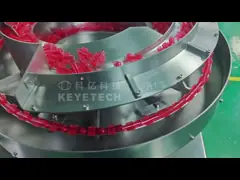 Macchina di visione per la selezione e il controllo qualità di componenti stampati a iniezione di plastica