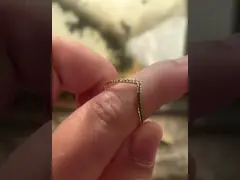 кольцо V-образной формы