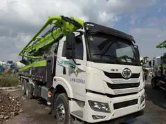 China 2025 Zoomlion 47M Concrete Pump Truck with 120 m³/h Pumping Output and 365° Continuous Rotation for sale