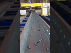 3つのチャックパイプ切断機