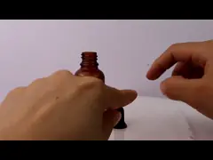 Flacon avec étherischem huile de verre avec un gradient de 5 ml